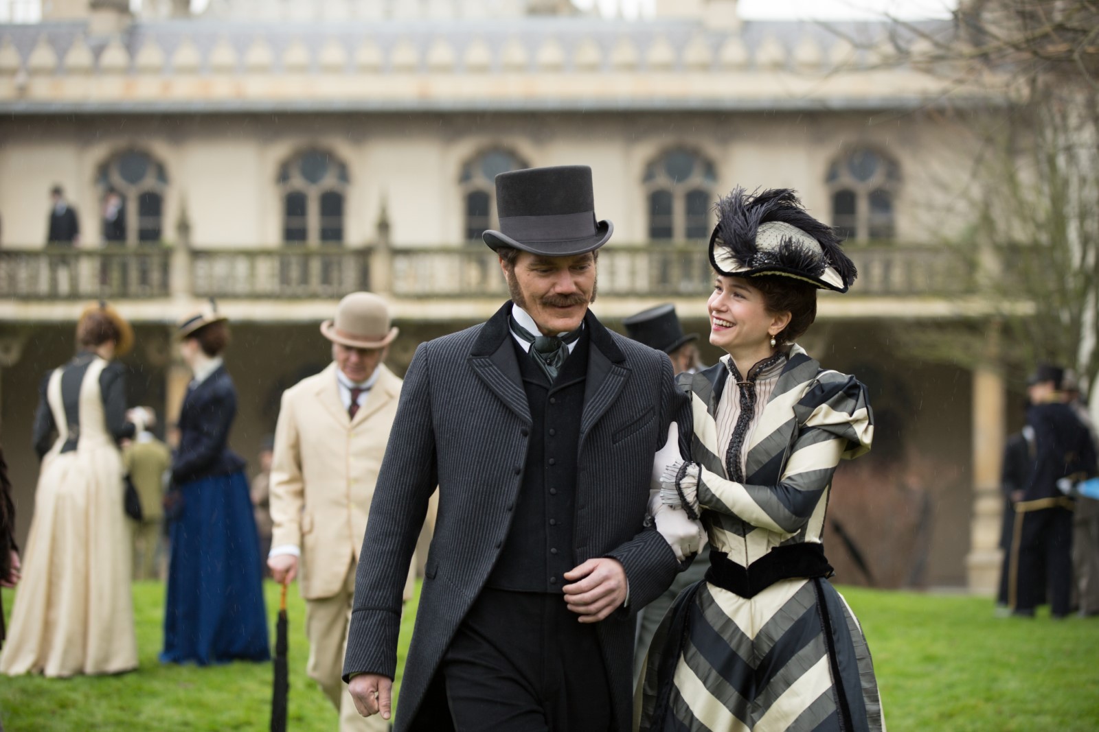 Standbild aus dem Film „Edison – Ein Leben voller Licht“ – Testkammer